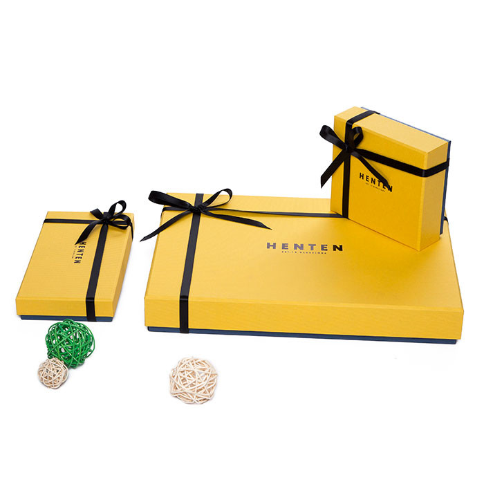 Custom Gift Pack Boxes With Plastic Blister Insert Pantone Color