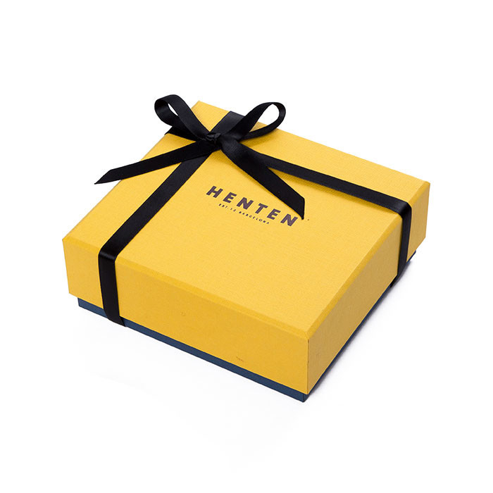 Custom Gift Pack Boxes With Plastic Blister Insert Pantone Color